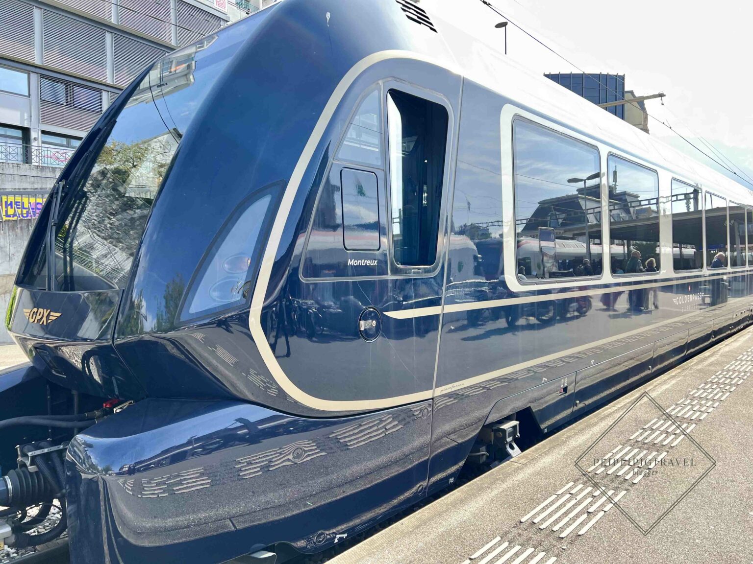 瑞士黃金列車｜最新沙發椅車廂Prestige Seats－享受列車長視角第一排美景，因特拉肯到蒙特勒 | 美食瑜樂